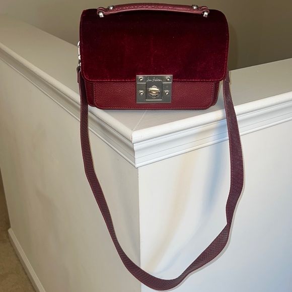 Sam Edelman | Bags | Sam Edelman Accordion Style Shoulder Handbag ...